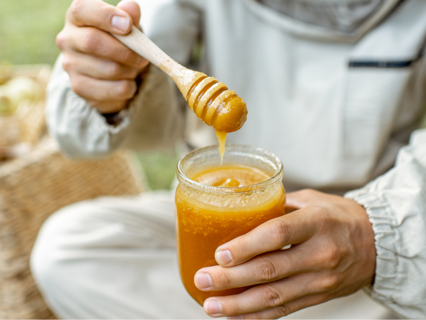 5 Incredible Benefits Of Honey on Skin: How To Use, Tips, And Guide ...